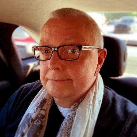 11 Most Famous Mediums: Psychics that Are World Famous and Well Known ...