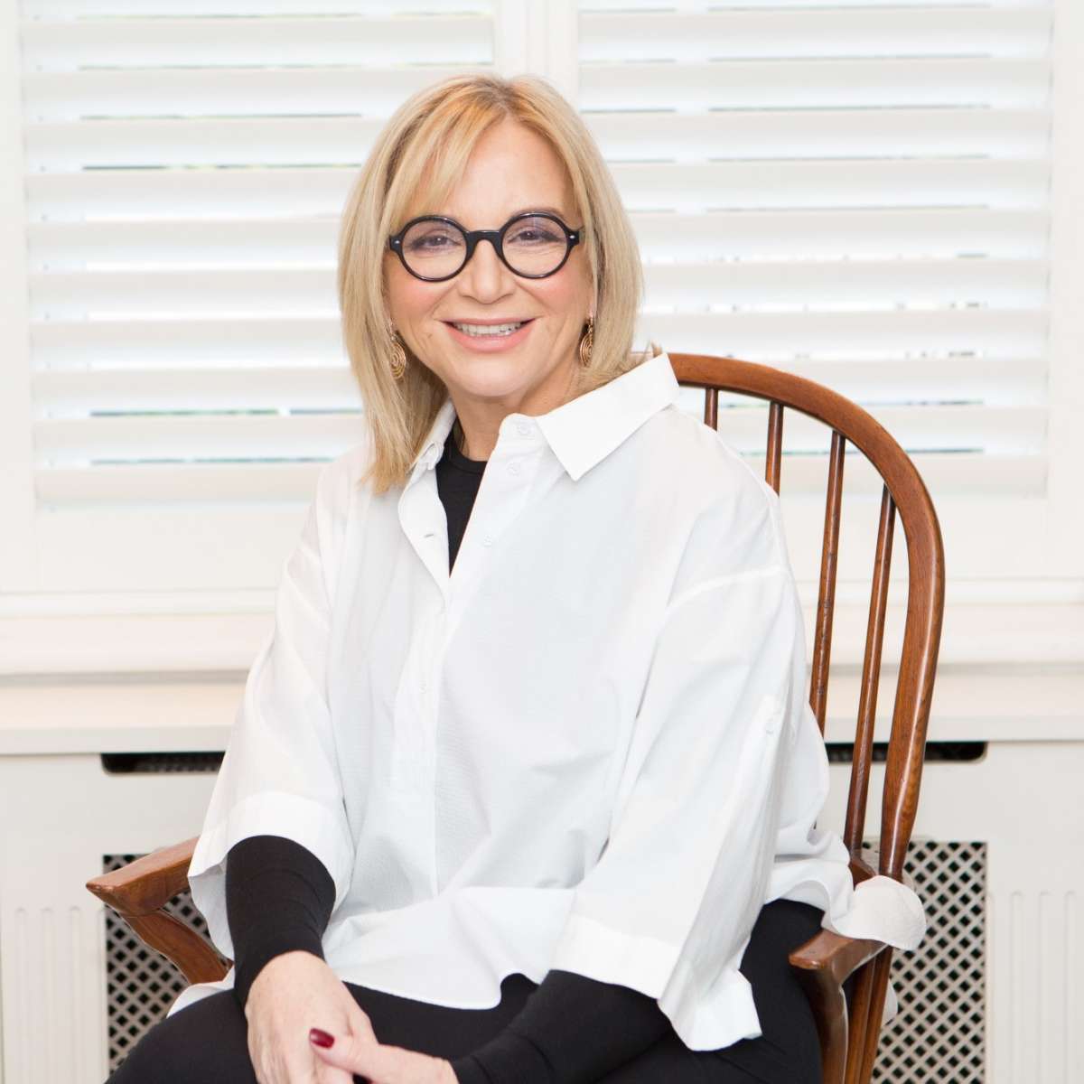 11 Most Famous Mediums: Psychics that Are World Famous and Well Known ...